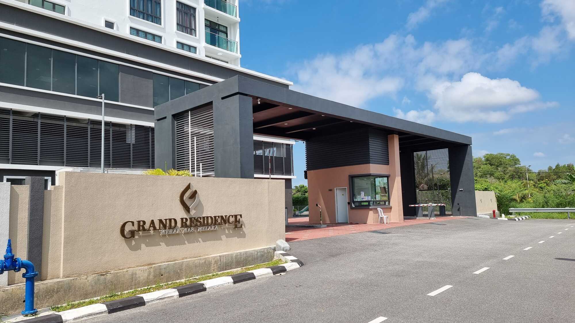 Rent Grand Residence Merak Mas, Melaka with Zero Deposit - 3 room ...