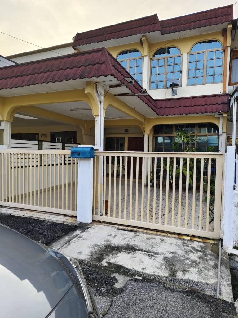 Rent Double storey House in Klang with Zero Deposit - 3 room Landed for ...
