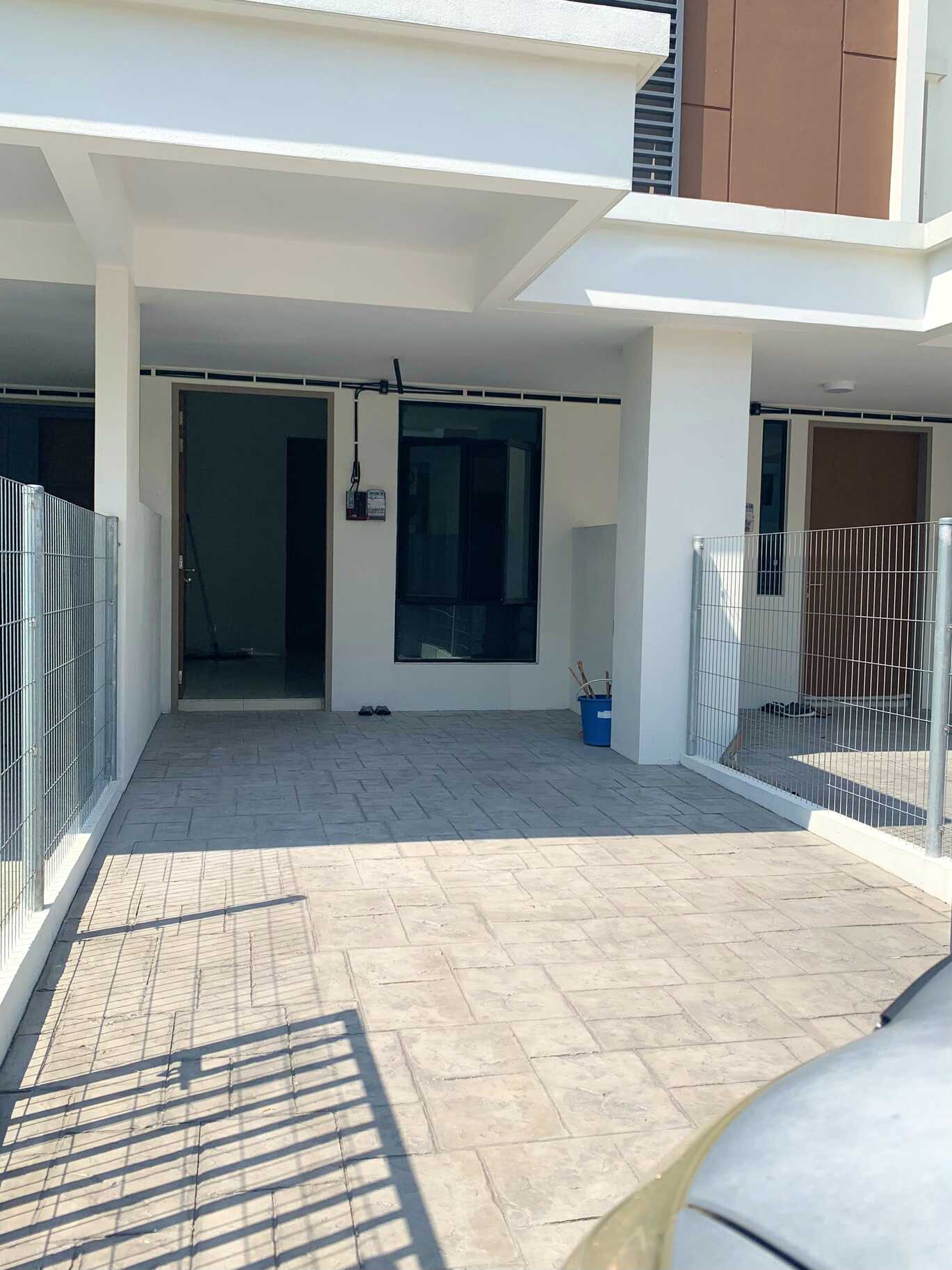 Rent New Town House Elegan Residensi with Zero Deposit - 3 room Landed ...