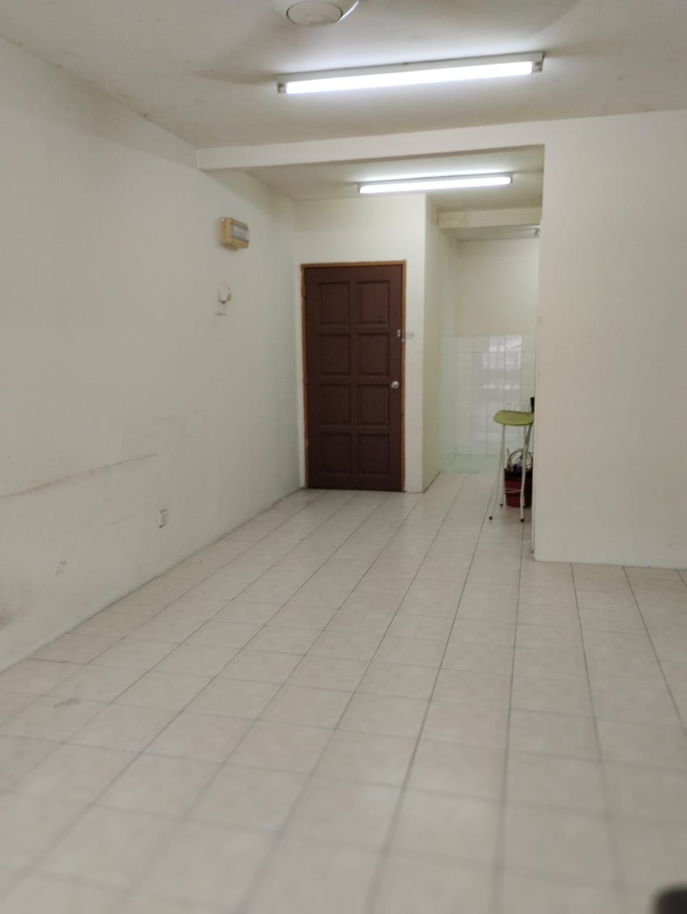 Rent Pusat Komersial Seksyen 7, Shah Alam with Zero Deposit - 3 room ...