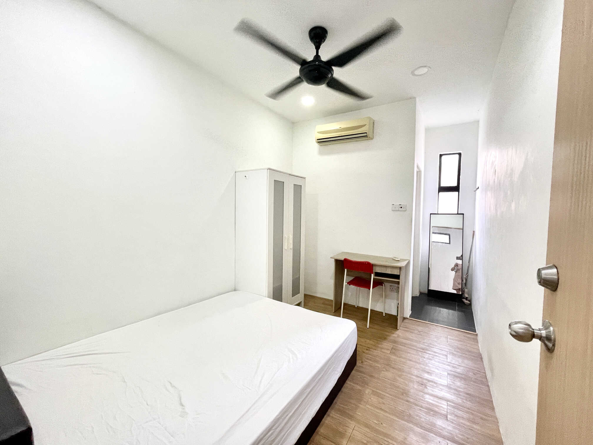 Rent Petaling Jaya Taman Megahmas with Zero Deposit - Room for rent in ...