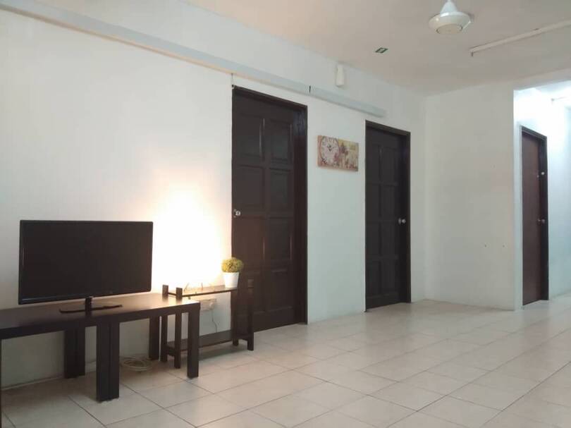 Rent Pusat Komersial Seksyen 7, Shah Alam with Zero Deposit - 3 room ...