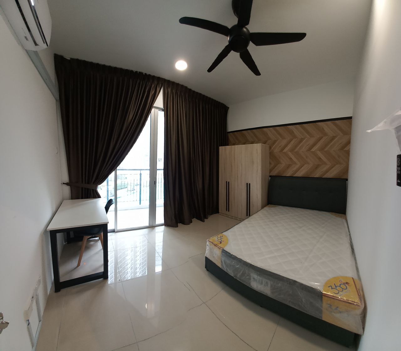 Rent Platinum Splendor Residensi Semarak with Zero Deposit - Room for ...