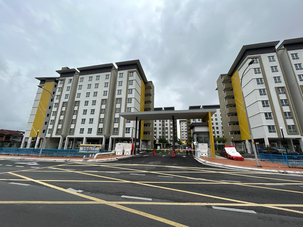 Rent Trifolia Apartment, Klang with Zero Deposit - 3 room Highrise for ...
