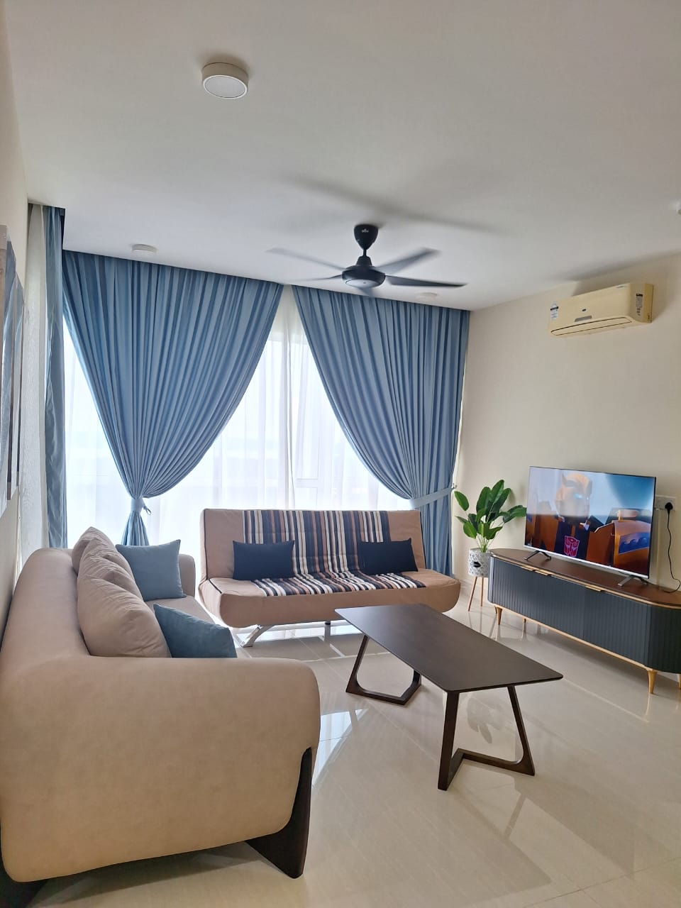 Rent Medini Signature, Medini with Zero Deposit - 4 room Highrise for ...