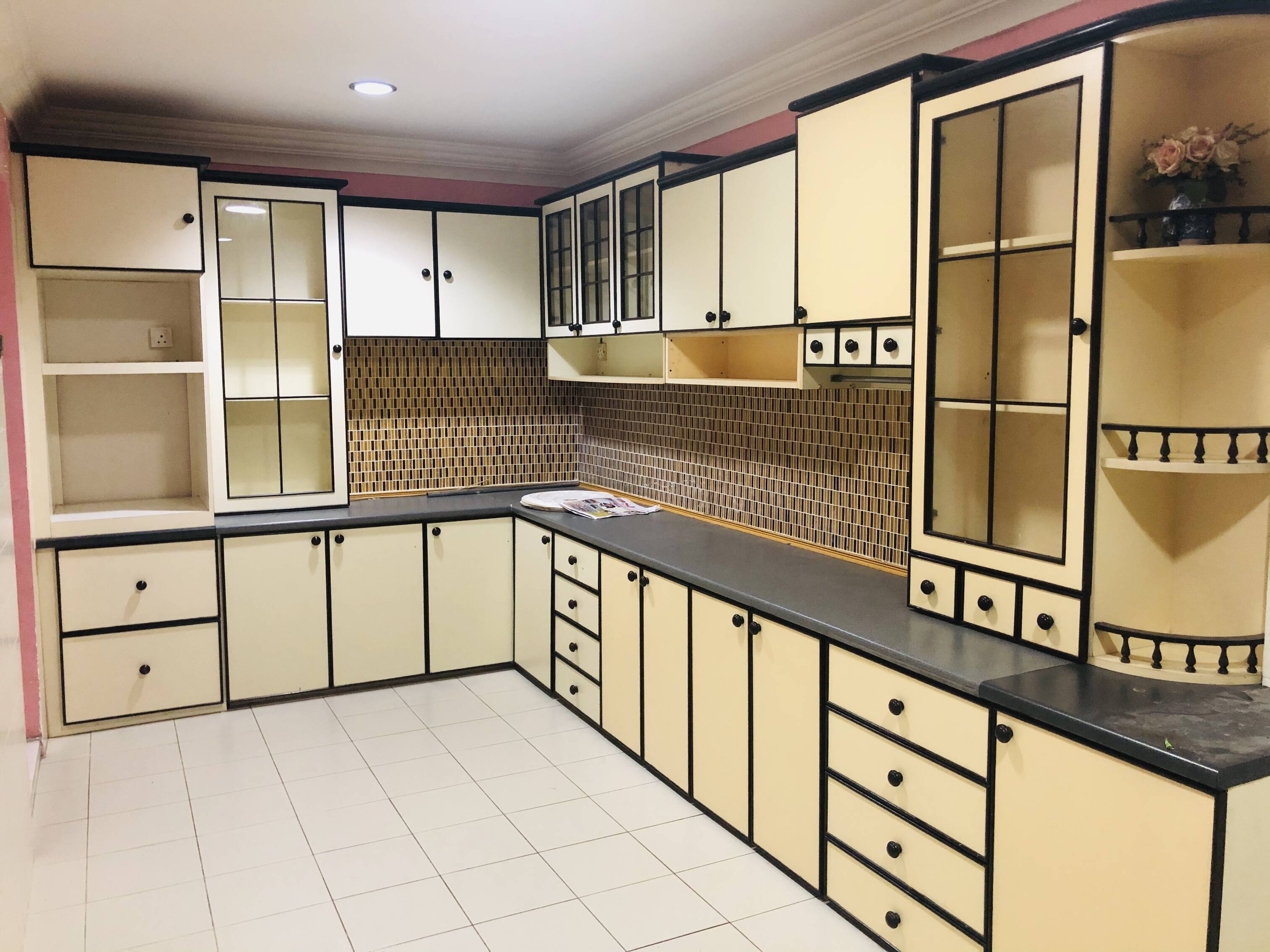 Rent 2 storey English Cottage with Zero Deposit - 4 room Landed for ...