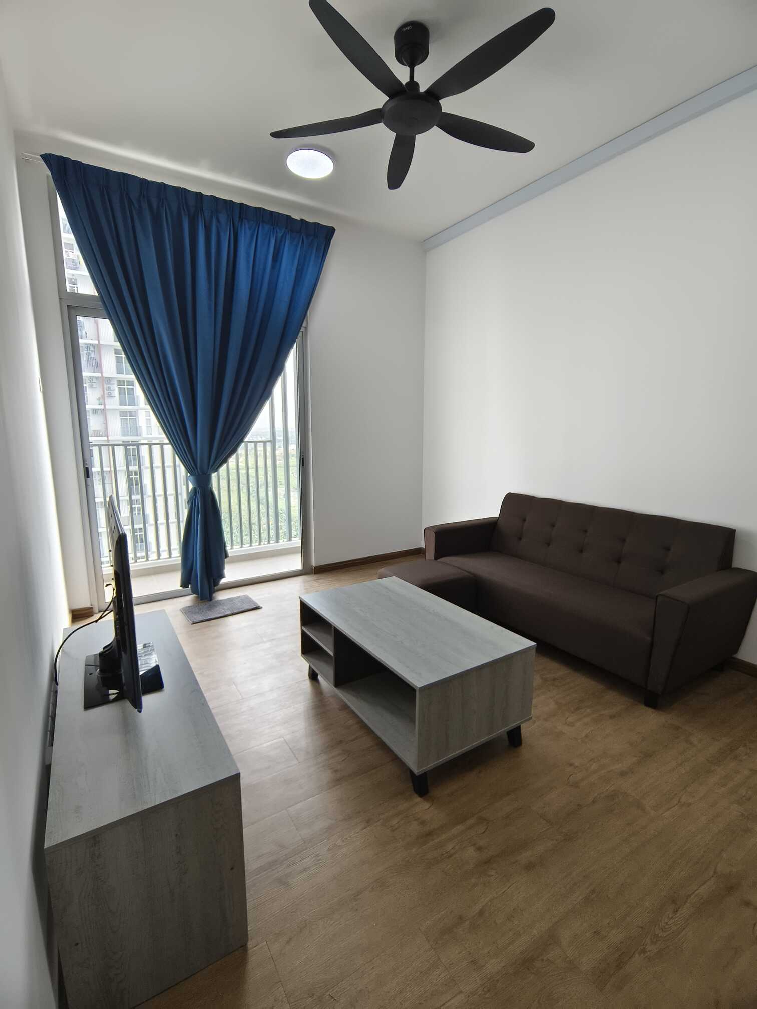 Rent LAKEFRONT HOMES CYBERJAYA with Zero Deposit - 3 room Highrise for ...