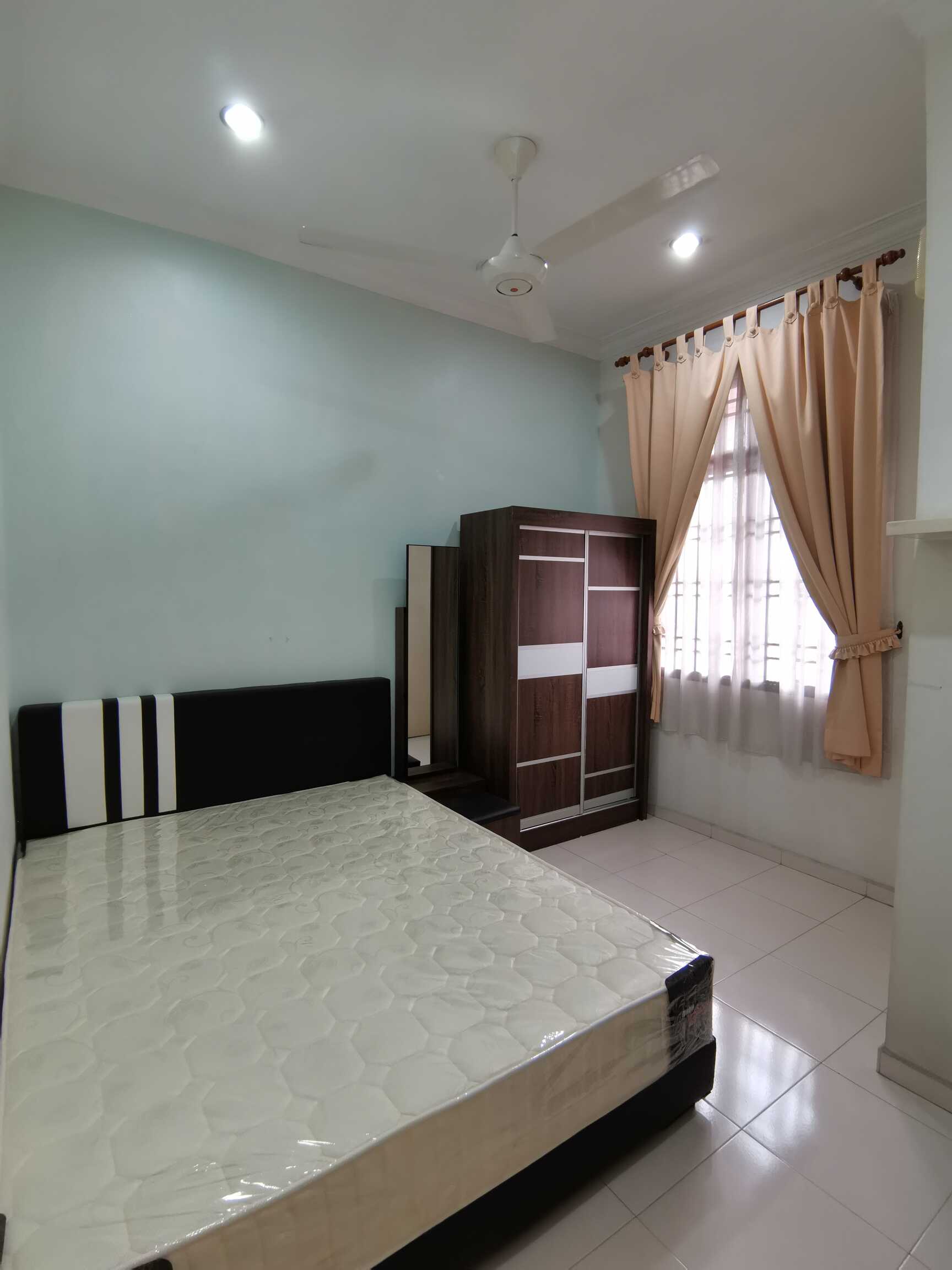 Rent Taman Desa Tebrau, Johor Bahru with Zero Deposit - Room for rent in , , Malaysia. Book a ...